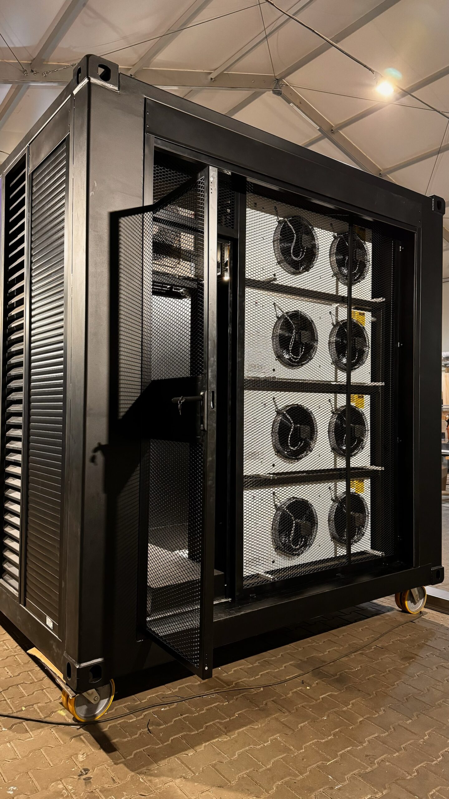 Mobilne data center – Cloudware Polska